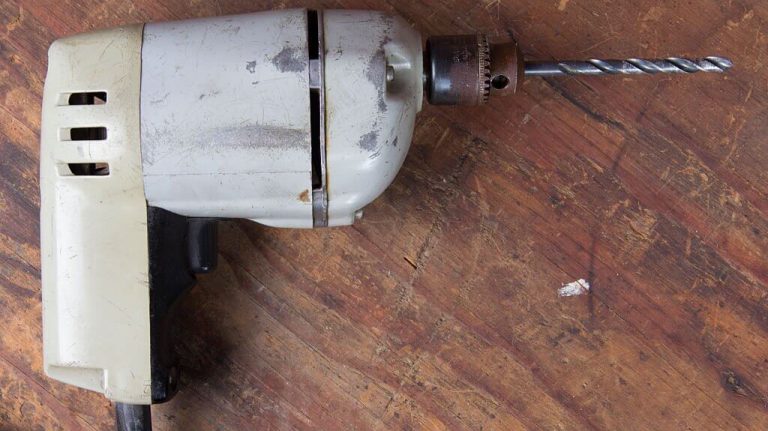 What Is A Right-Angle Drill Used For? - Applications & Uses!